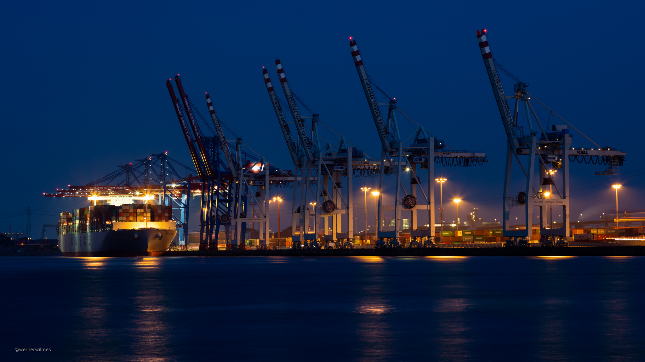 Hamburger Hafen bei Nacht - Grüne HamburgGrüne Hamburg